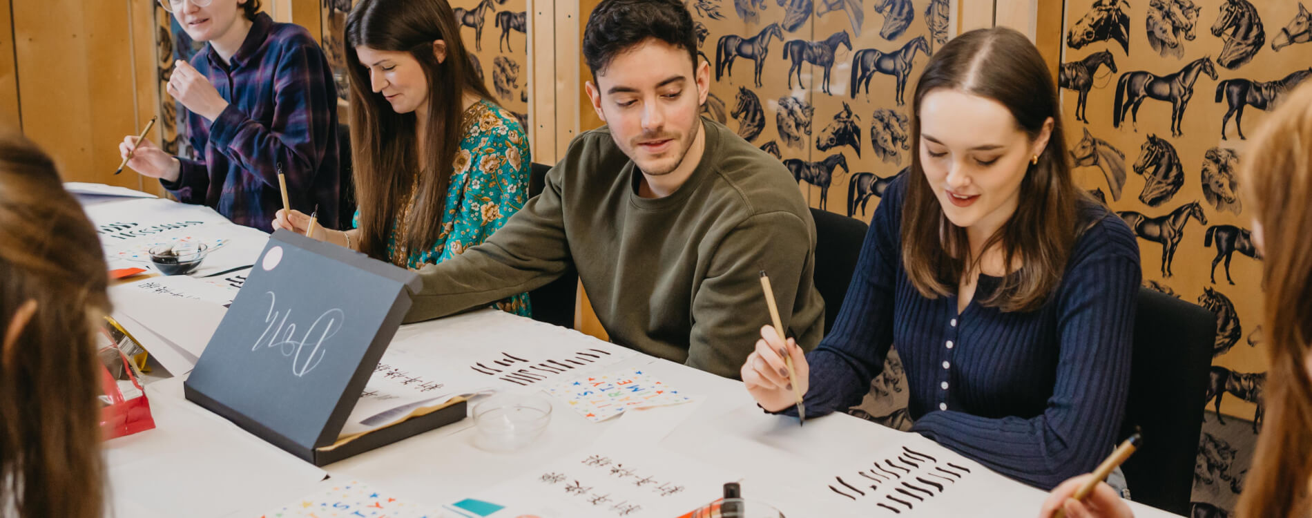 5 Team Building Exercises to Help Bond Your Team | ClassBento