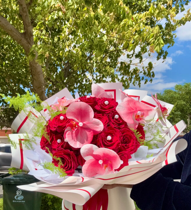 30 Red Roses Mixed Phalaenopsis Orchids Twisted Arranging Melbourne ...
