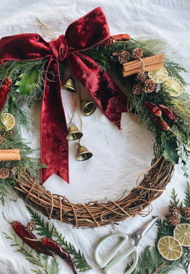 Christmas Wreath Making Classes and Workshops Australia | ClassBento