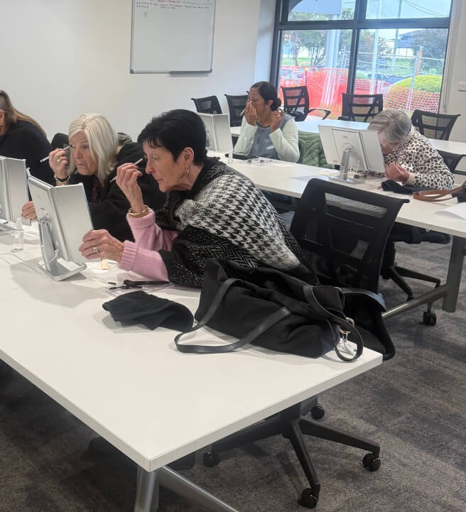 Signature Look Makeup Lessons – for Women Over 40 Melbourne | ClassBento