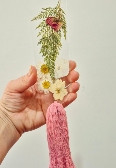 Pressed Flower Bookmark Workshop Brisbane | Events | ClassBento